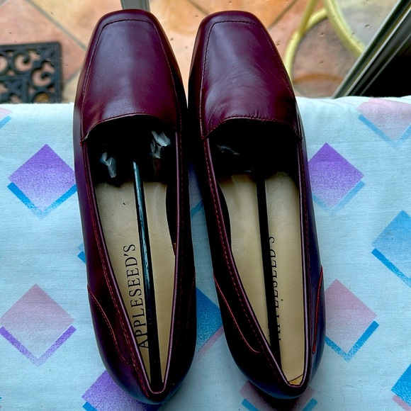Appleseed's | Shoes | Appleseeds Us Size 75 Loafers In Black Cherry | Poshmark